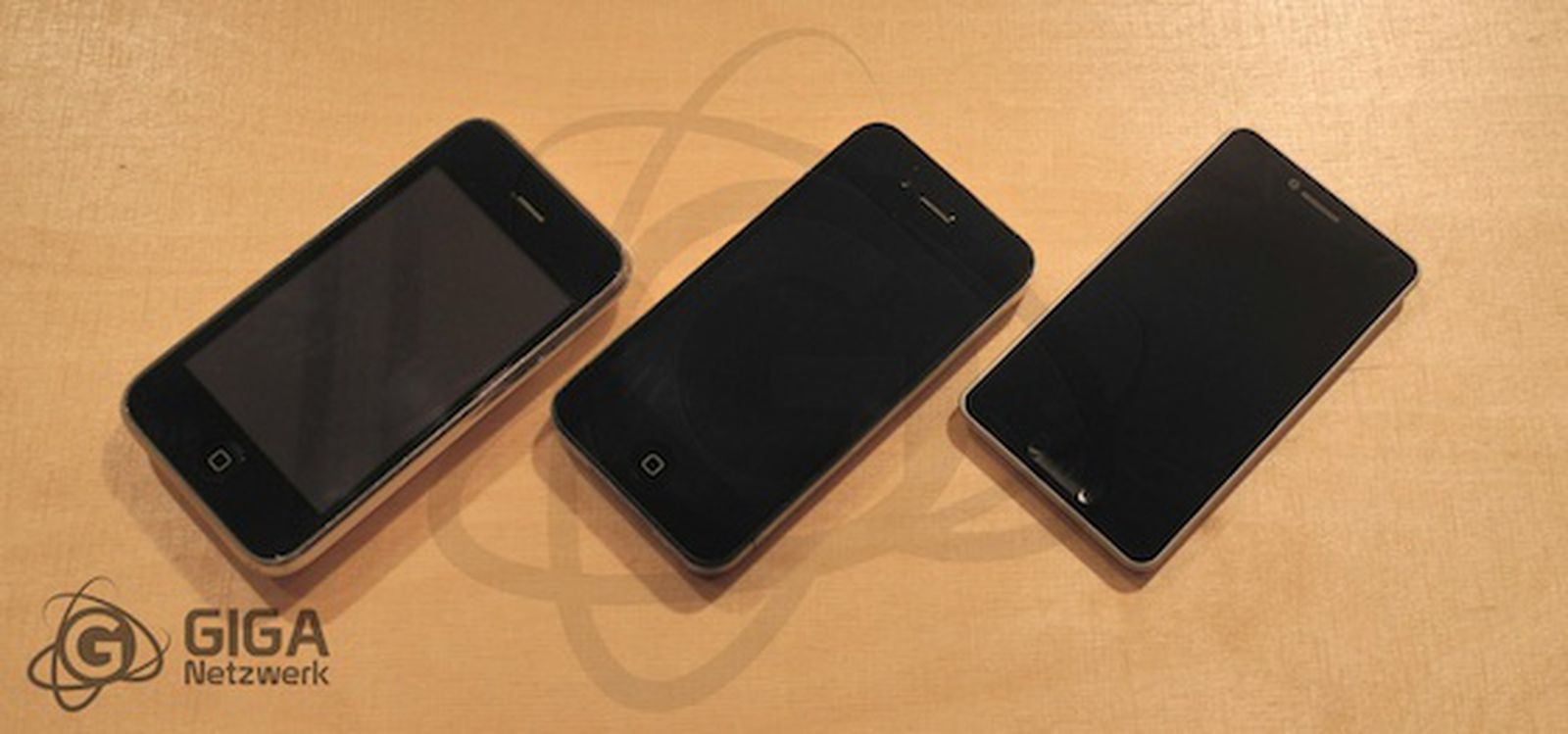 Physical Mockup of 'iPhone 5' with Tapered Design - MacRumors