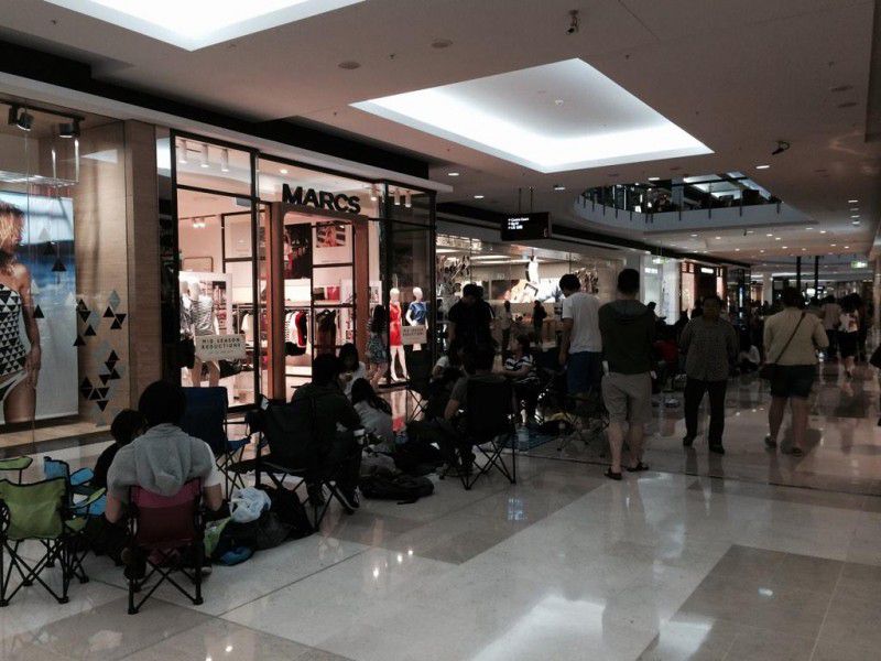 Long Lines Forming for iPhone 6 and 6 Plus Launch in Australia - MacRumors