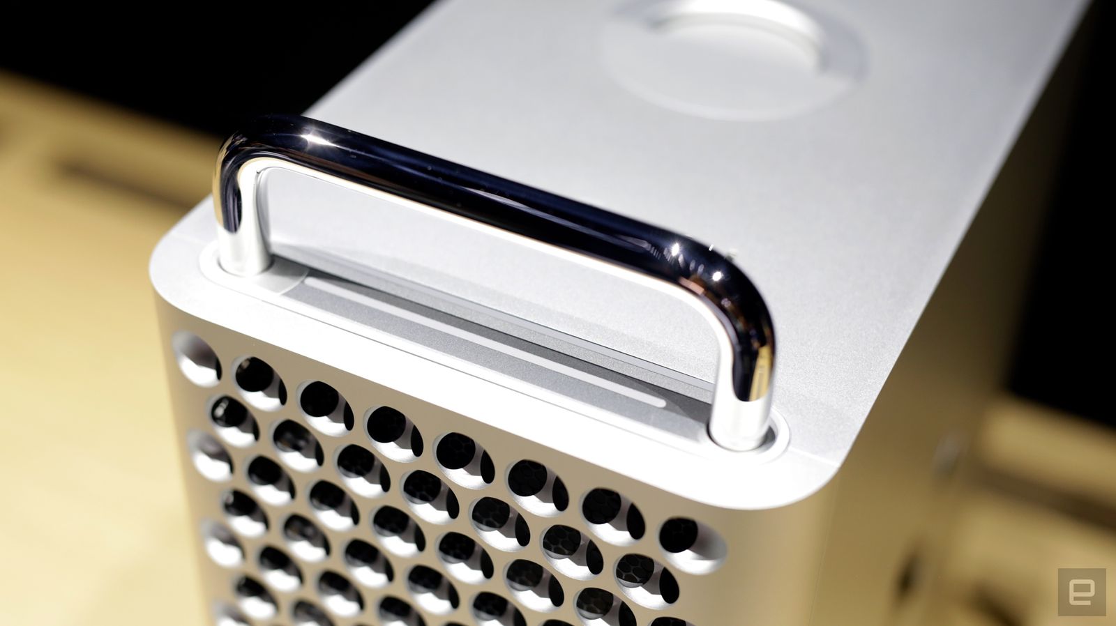 Roundup: First-Look Impressions of the New Mac Pro - MacRumors