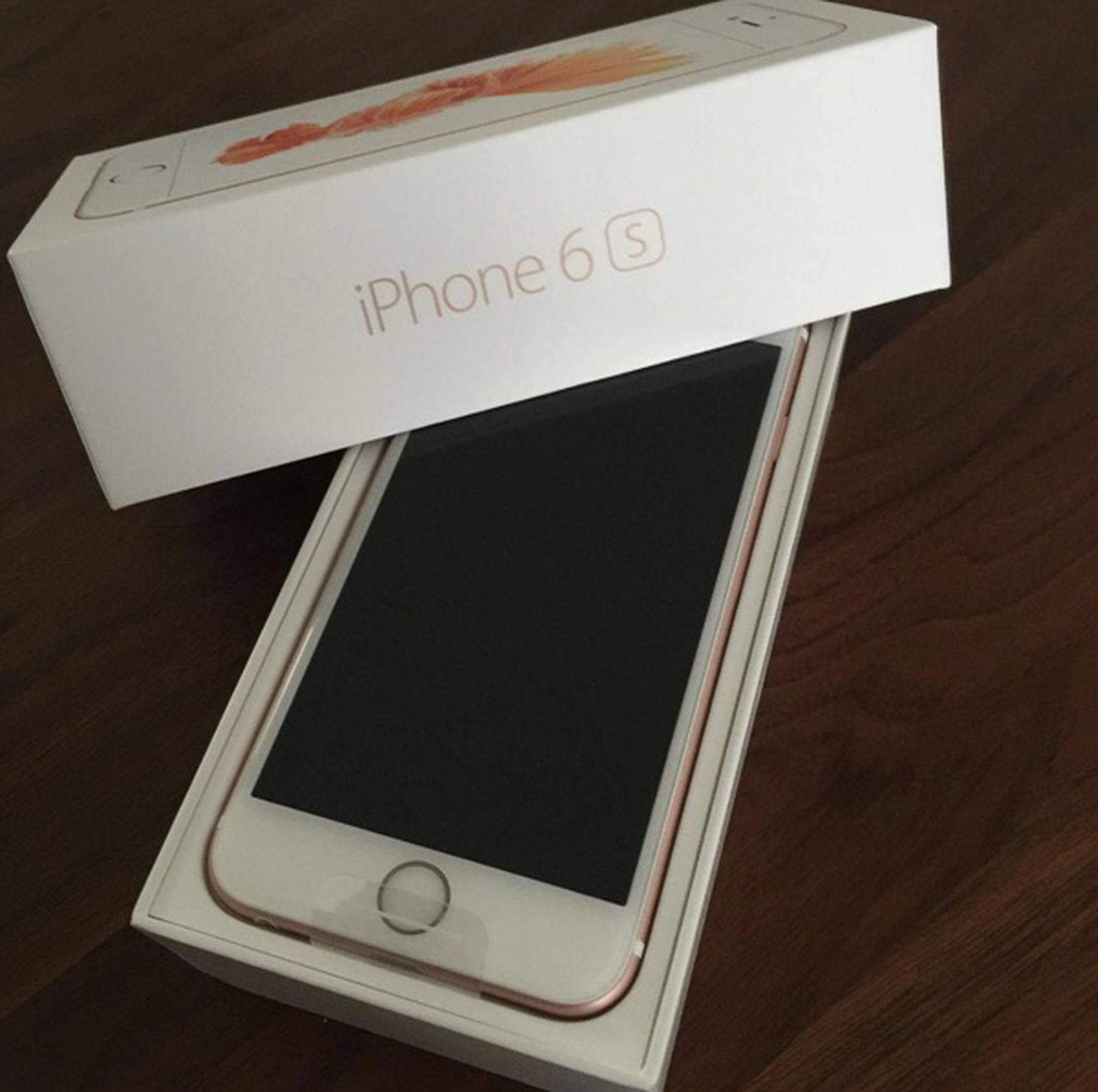 First iPhone 6s and 6s Plus Pre-Order Customers in New Zealand Begin ...