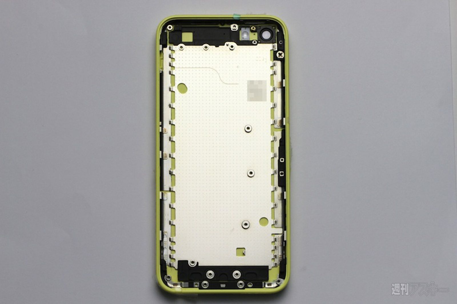 Closeup Photos of Alleged Lower-Cost Plastic iPhone Rear Shell Compared ...