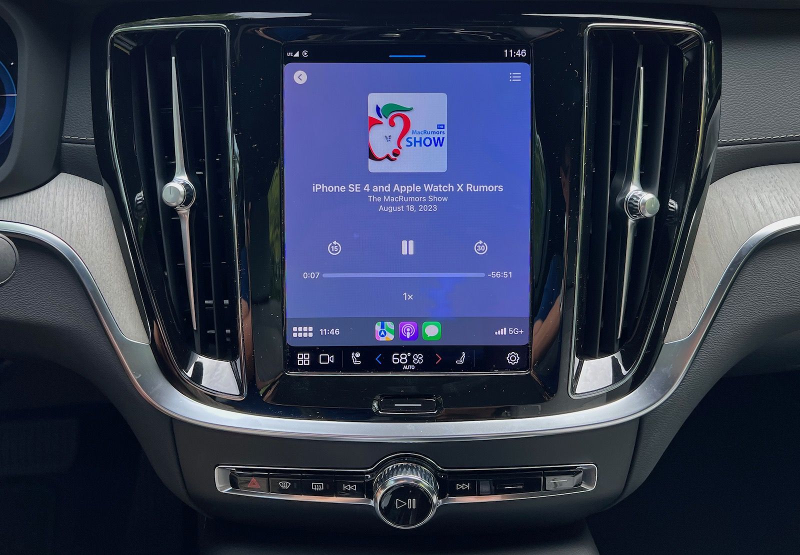 Hands-On With Volvo's Dual-Screen Apple Maps CarPlay Experience - MacRumors