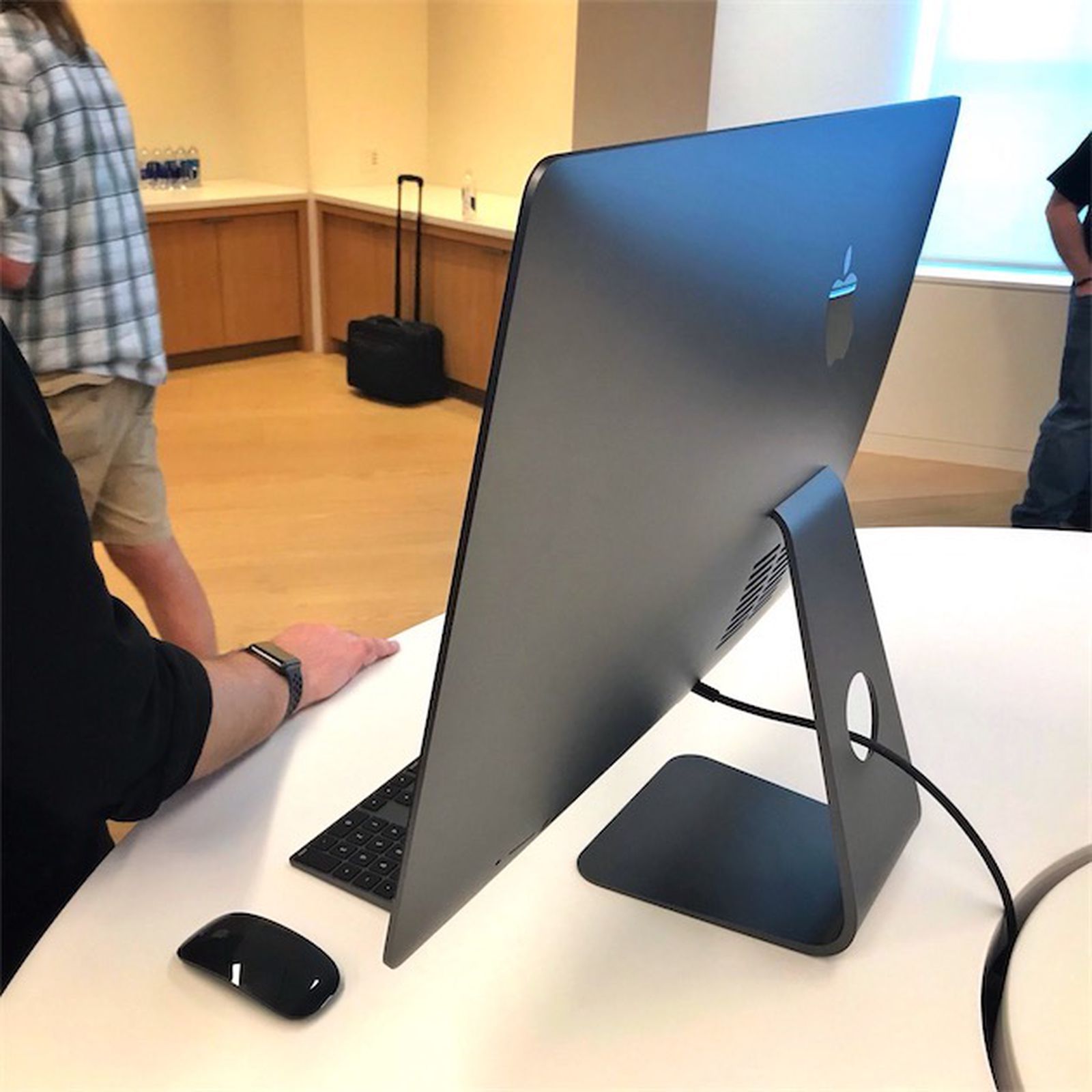 Apple Demos iMac Pro at Final Cut Pro X Creative Summit - MacRumors