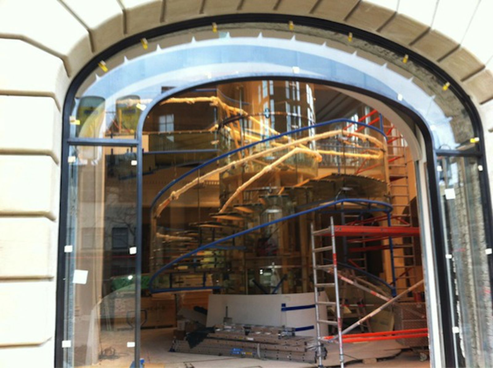 Apple's First Dutch Retail Store to Open in Amsterdam on February 18 ...